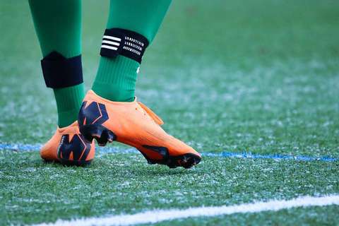 Guide to Selecting Soccer Shoes - Live For BBALL