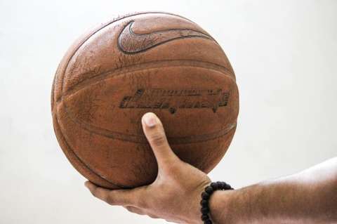 How To Treat A Jammed Finger From Basketball - Live For BBALL